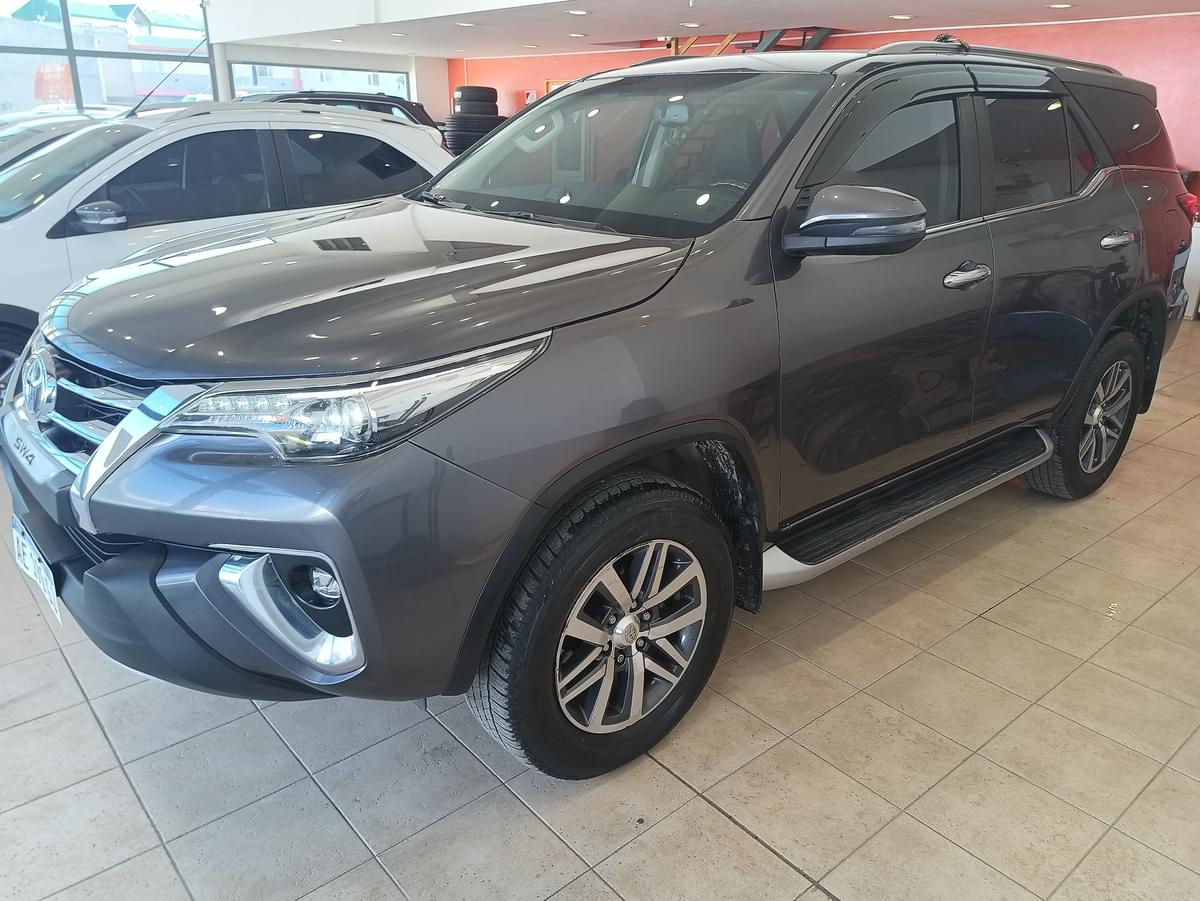Toyota 2020 Hilux Sw4 Tdi Srx At L16 - Pilar - Región 20